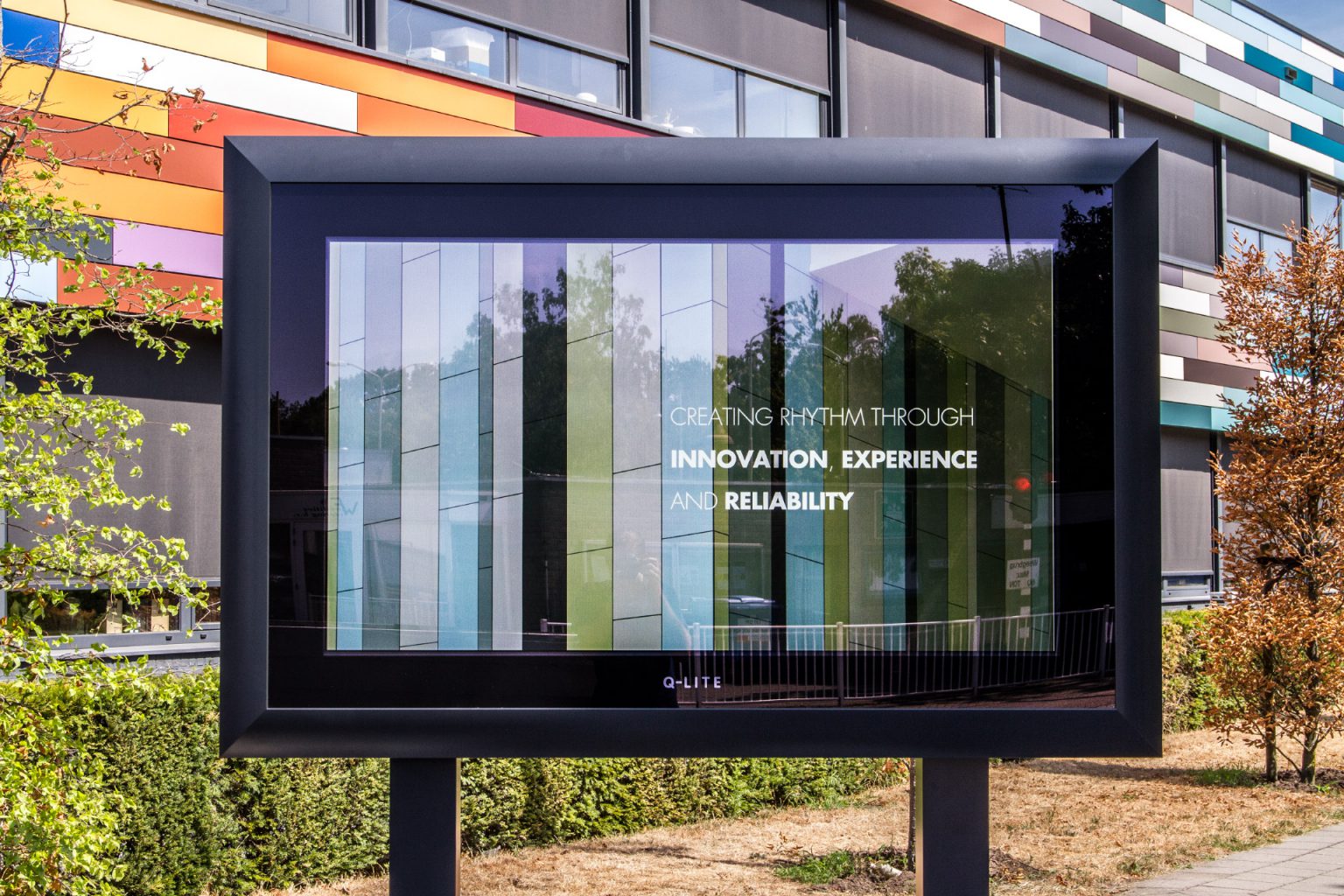 Safety Displays for a safe working environment | Q-lite