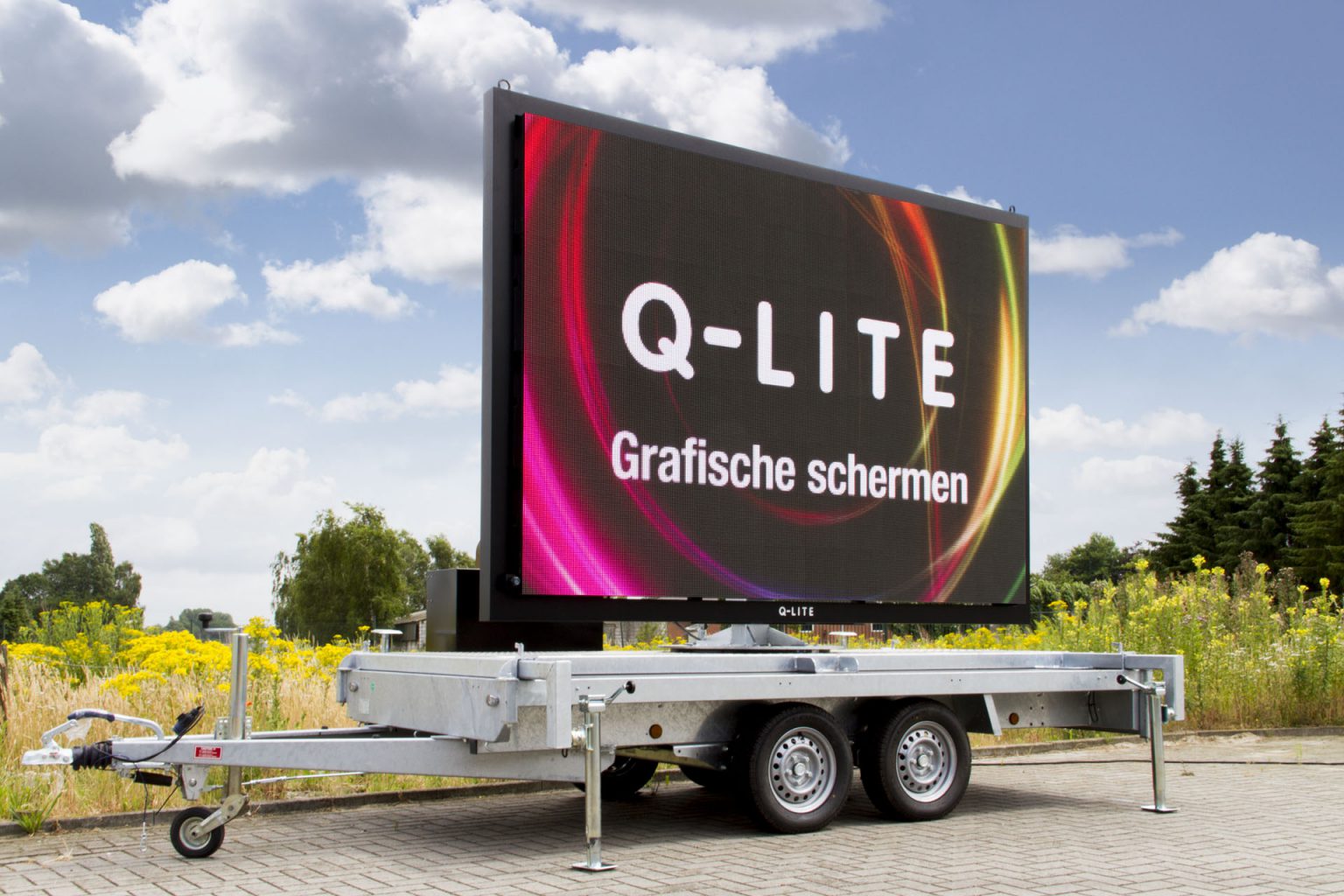 With a mobile LED screen you can go in all directions! | Q-lite