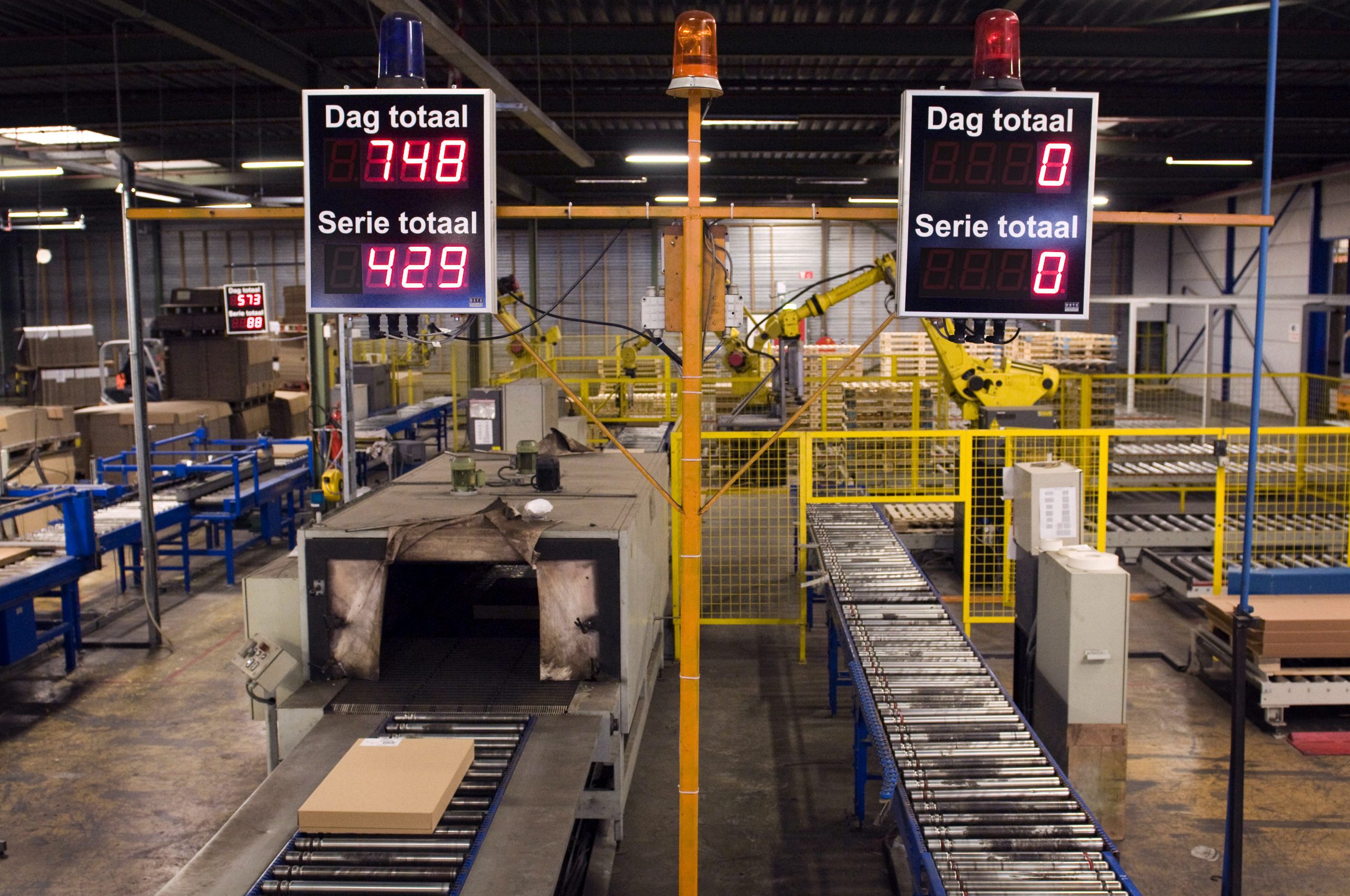 LED displays for your production hall | Q-lite