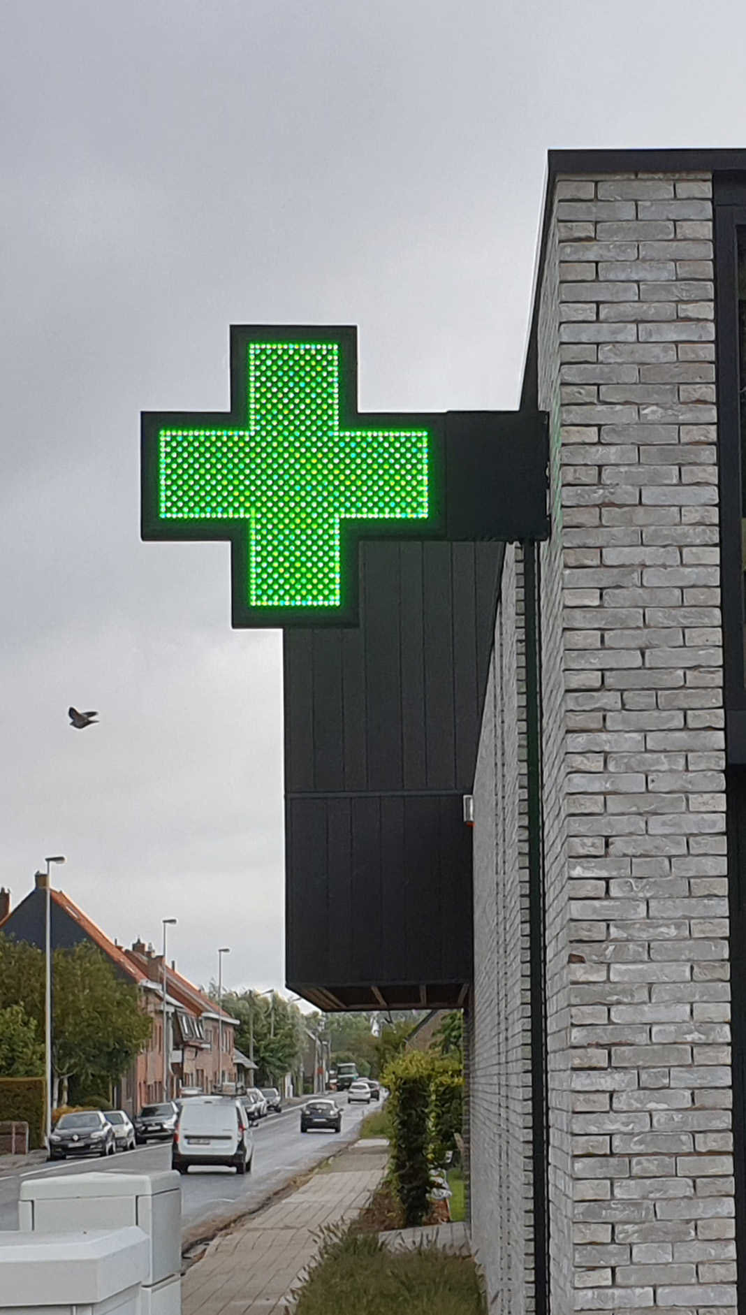 Pharmacy Cross green dynamic LED cross | Q-lite