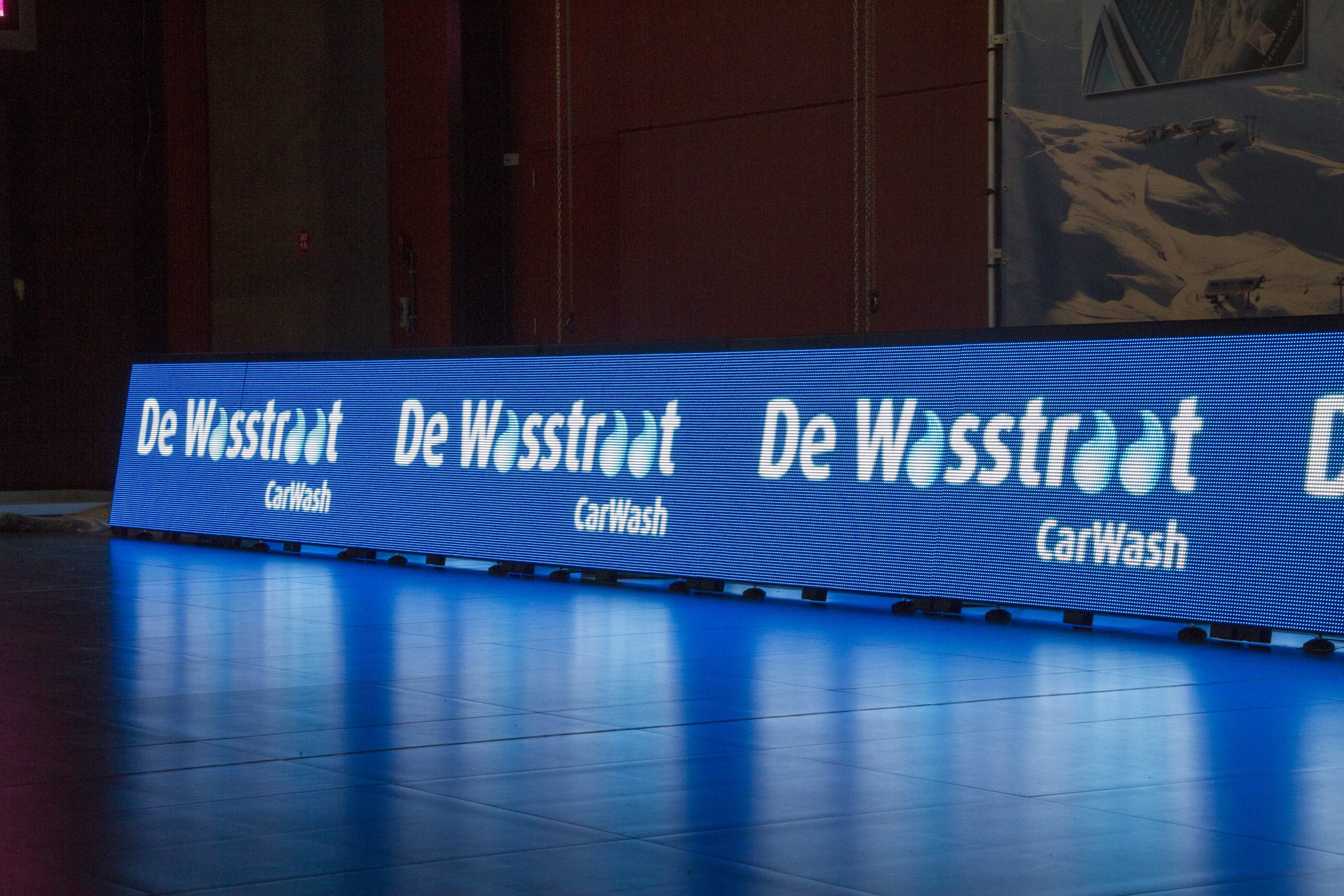 LED boarding: dynamic advertising on the pitch | Q-lite