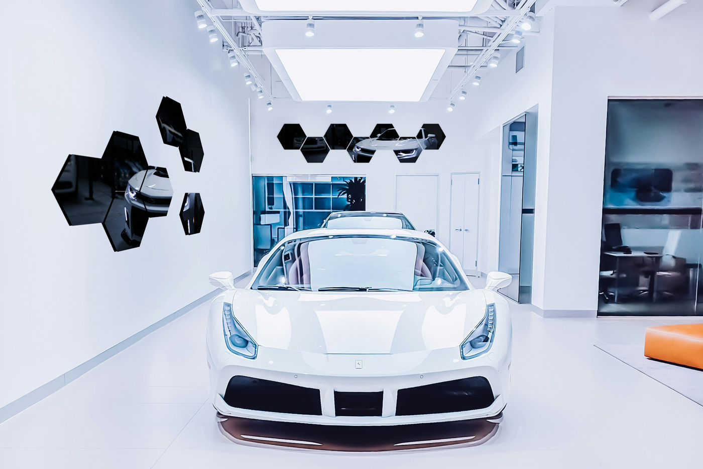 Landingpage Hexa-iQ - Automotive : de zeshoekige blikvangers | Q-lite